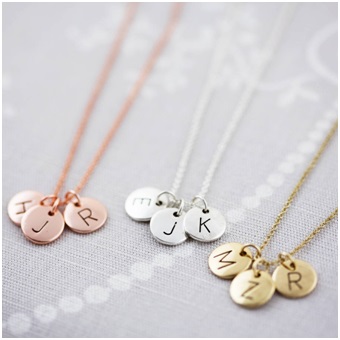 Alasan Menggunakan Liontin Inisial | Passion Jewelry