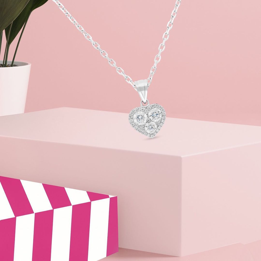 Rekomendasi Liontin Kalung Emas Terbaru, Ada Berbagai Pilihan Permata ...